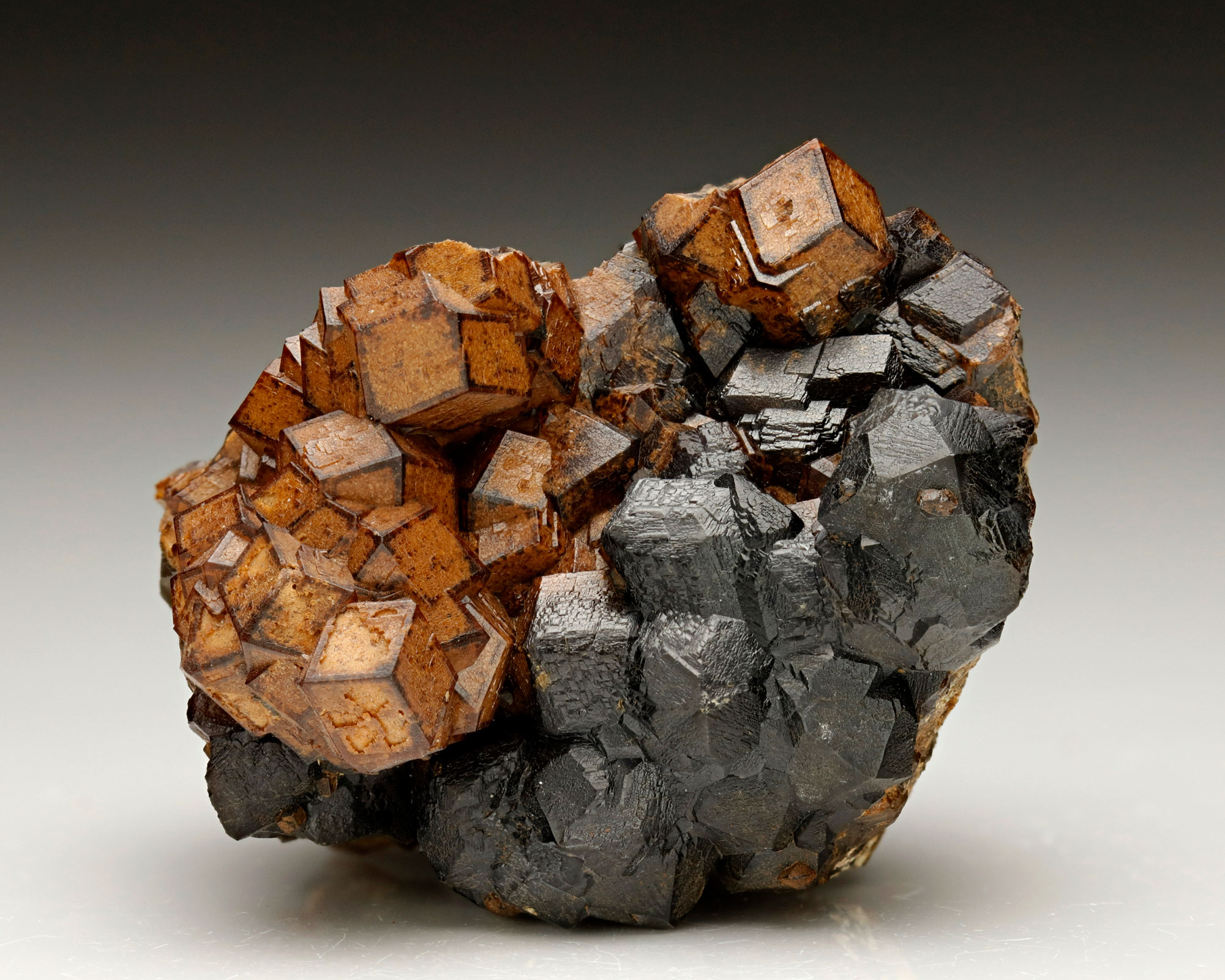 Garnet Meanings, Properties and Uses - CrystalStones.com