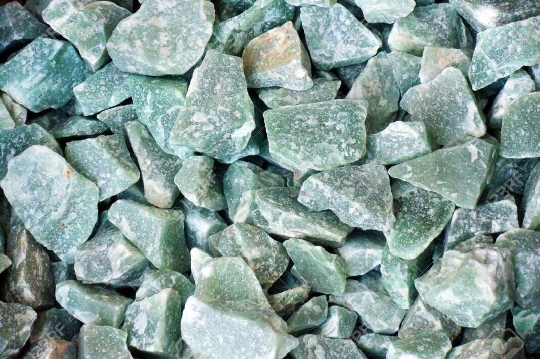 Quartz Crystal Meanings, Properties and Uses - CrystalStones.com