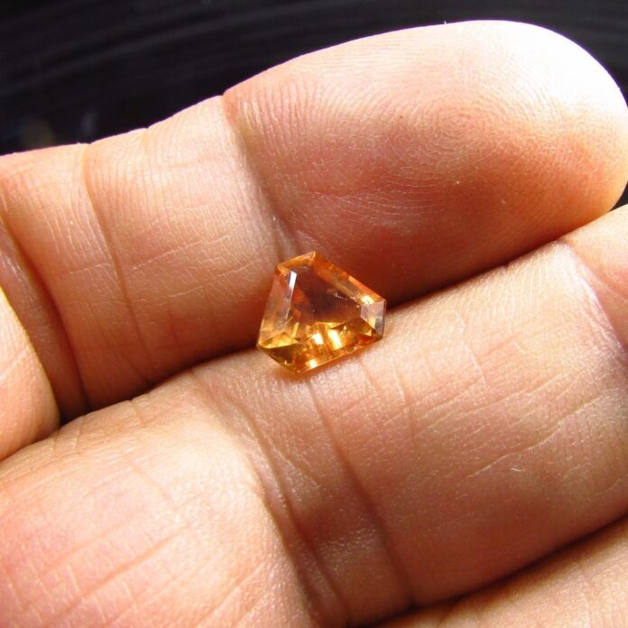 Topaz Meanings, Properties and Uses - CrystalStones.com