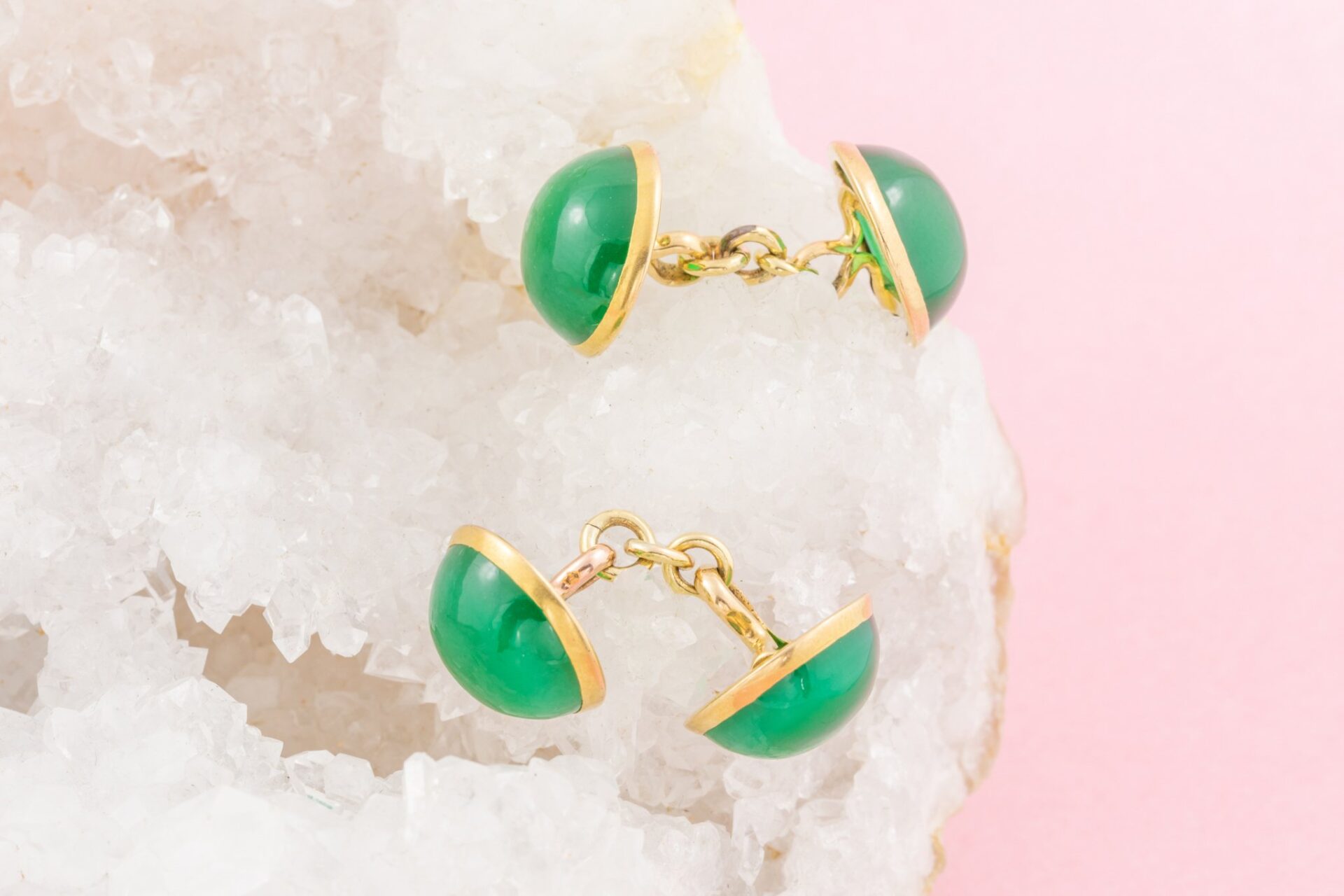 Jade Meanings, Properties and Uses - CrystalStones.com