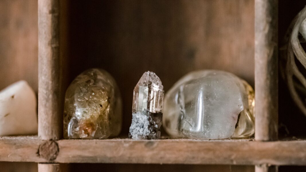 Topaz Meanings, Properties and Uses - CrystalStones.com