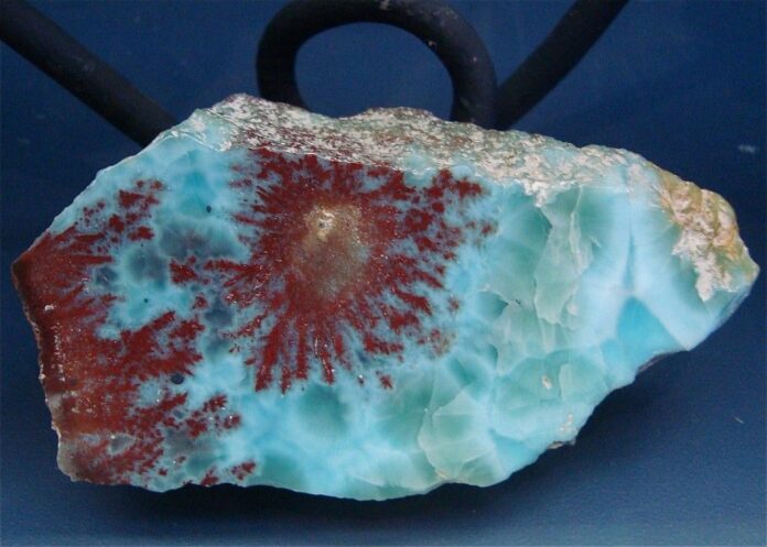 Larimar Meanings, Properties and Uses - CrystalStones.com