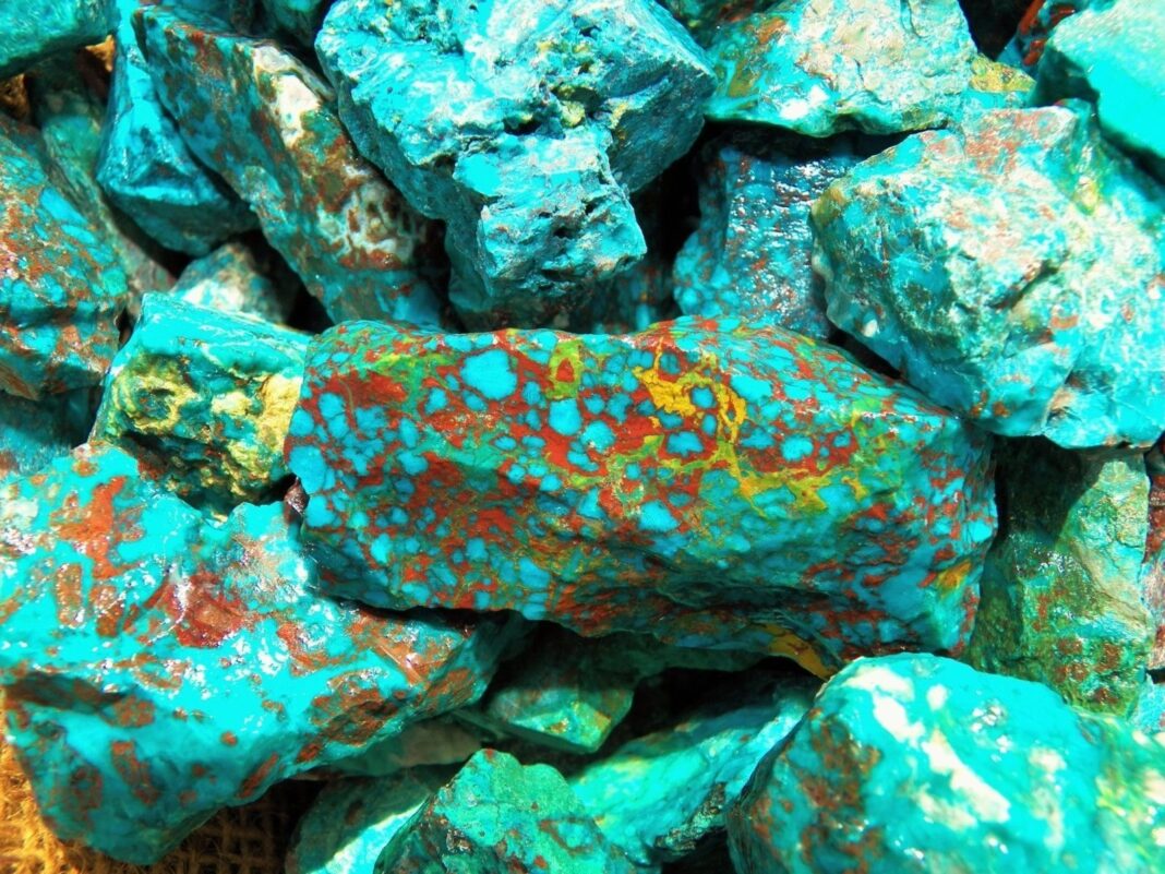 Chrysocolla Meanings, Properties and Uses - CrystalStones.com
