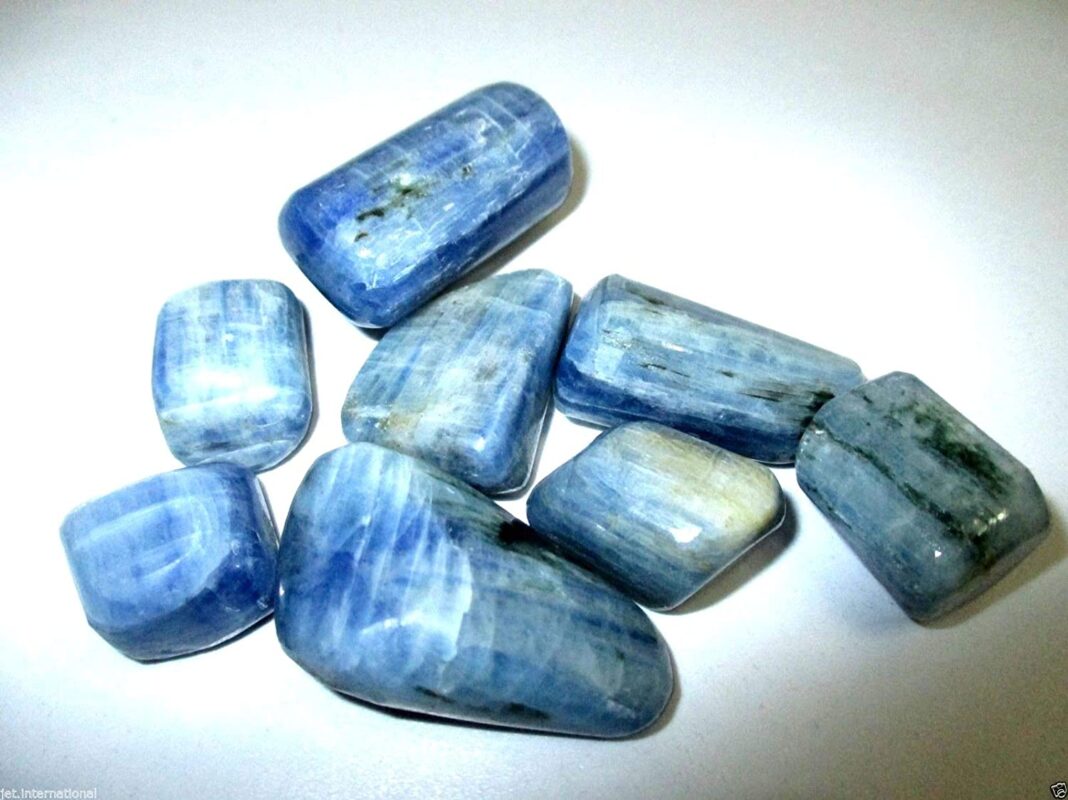 Kyanite Meanings, Properties and Uses - CrystalStones.com