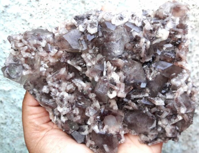 Apophyllite Meanings, Properties and Uses - CrystalStones.com