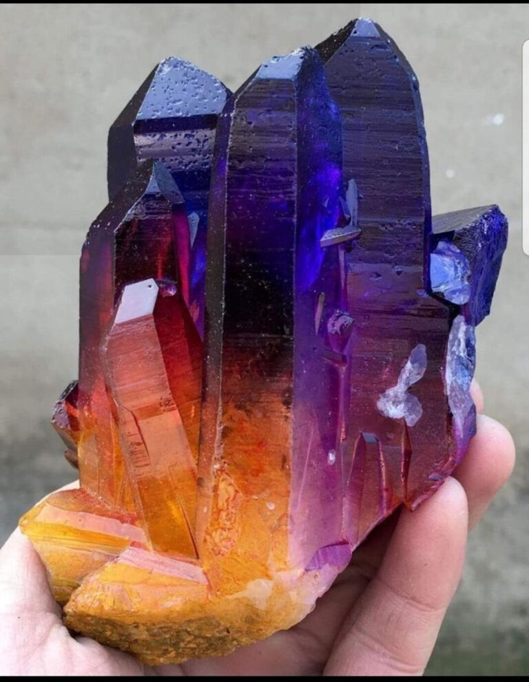 Aura Quartz Meanings, Properties and Uses - CrystalStones.com