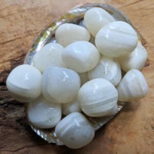 Agate Meanings, Properties and Uses - CrystalStones.com