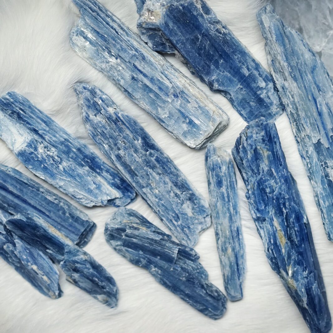 Angelite Meanings, Properties and Uses - CrystalStones.com