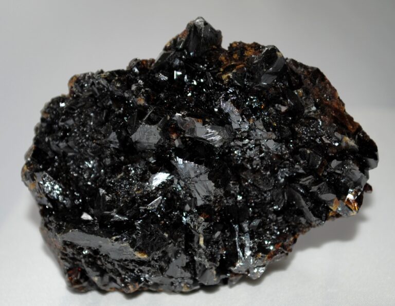 Sphalerite Meanings, Properties and Uses - CrystalStones.com