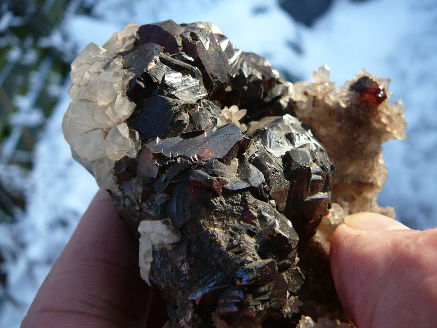 Sphalerite Meanings, Properties and Uses - CrystalStones.com