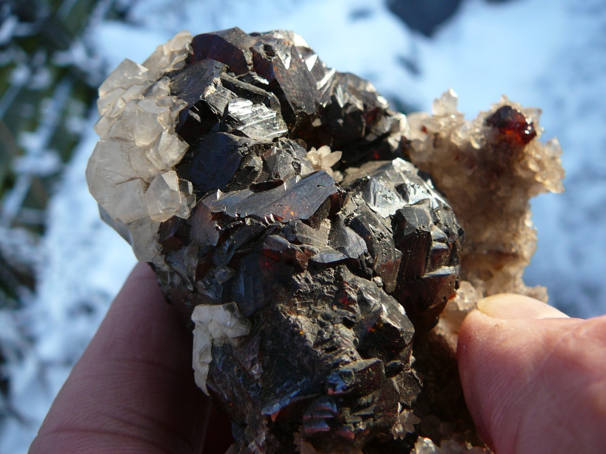 Sphalerite Meanings, Properties and Uses - CrystalStones.com