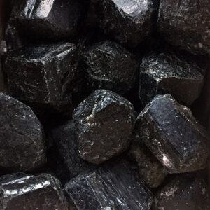 Shungite Meanings, Properties and Uses - CrystalStones.com