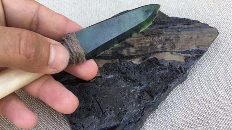 Nephrite Meanings, Properties and Uses - CrystalStones.com