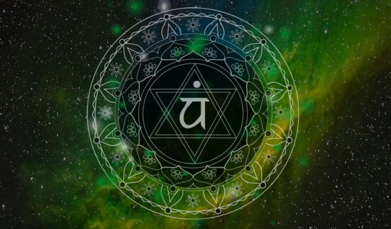 Green Jasper Meanings, Properties and Uses - CrystalStones.com