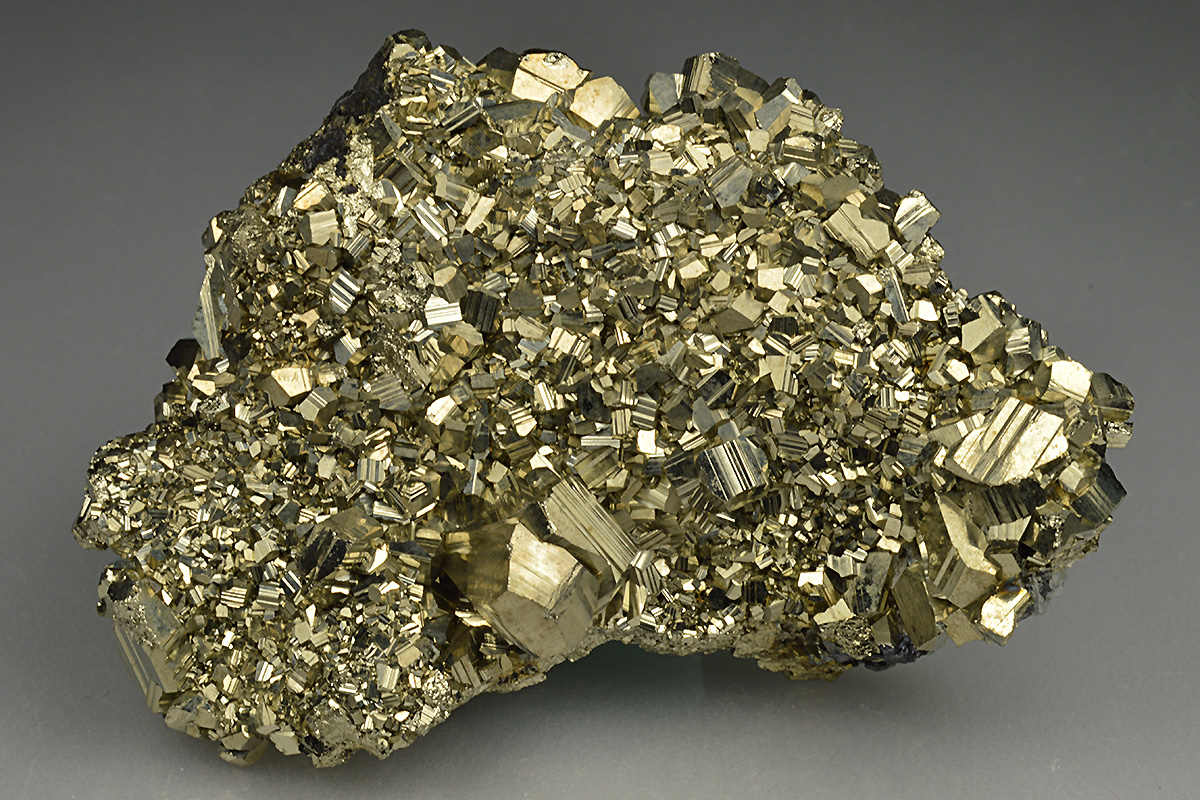 Hiddenite Meanings, Properties and Uses - CrystalStones.com