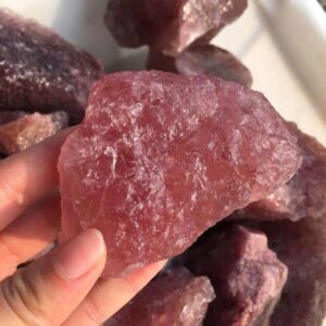 Strawberry Quartz Meanings, Properties and Uses - CrystalStones.com