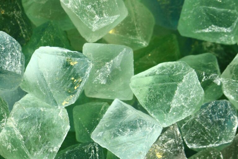 Green Crystal Stones List, Meanings and Uses - CrystalStones.com