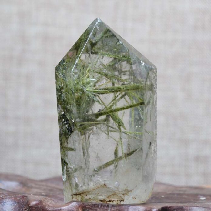 Green Crystal Stones List, Meanings and Uses - CrystalStones.com