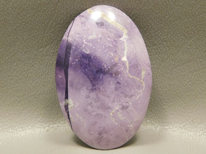 Purple Crystal Stones List, Meanings and Uses - CrystalStones.com