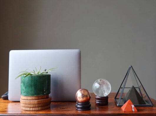 24 Powerful Crystals For Office Desk – The “How To” Guide