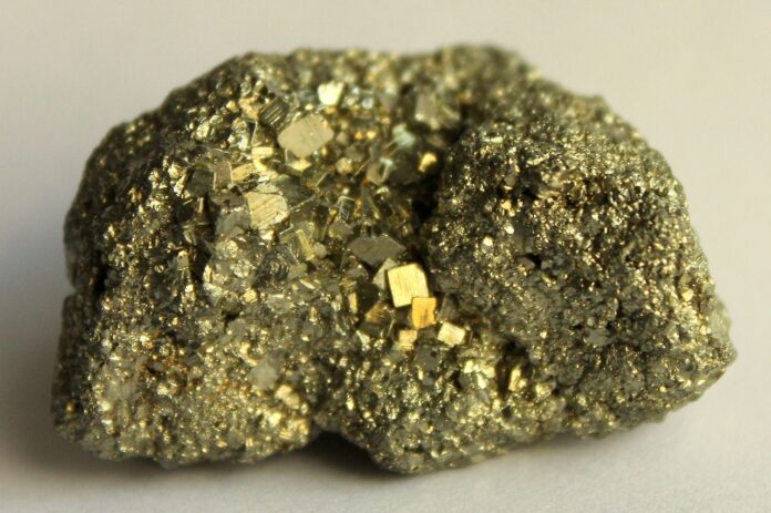 Yellow Crystal Stones List, Meanings and Uses - CrystalStones.com