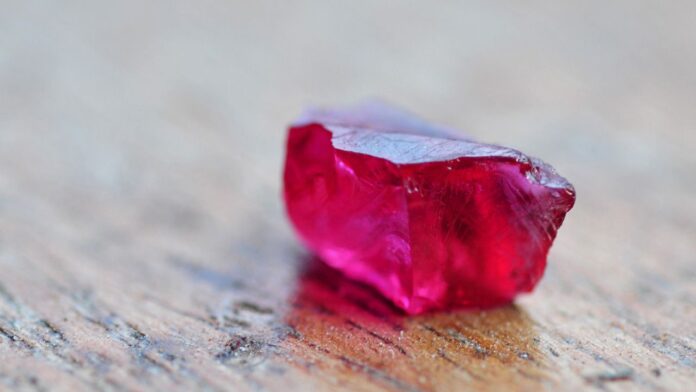 20 Powerful Crystals For Leadership– The “How To” Guide - CrystalStones.com