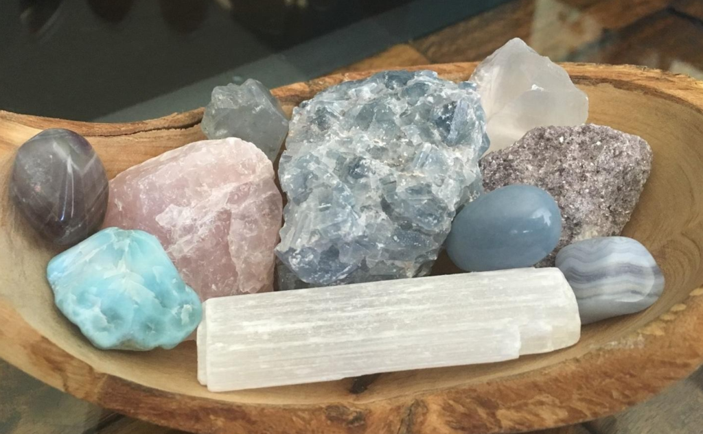 39 Powerful Crystals For Peace - The "How To" Guide - CrystalStones.com