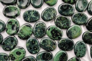32 Powerful Crystals For Grounding - The "How To" Guide - CrystalStones.com