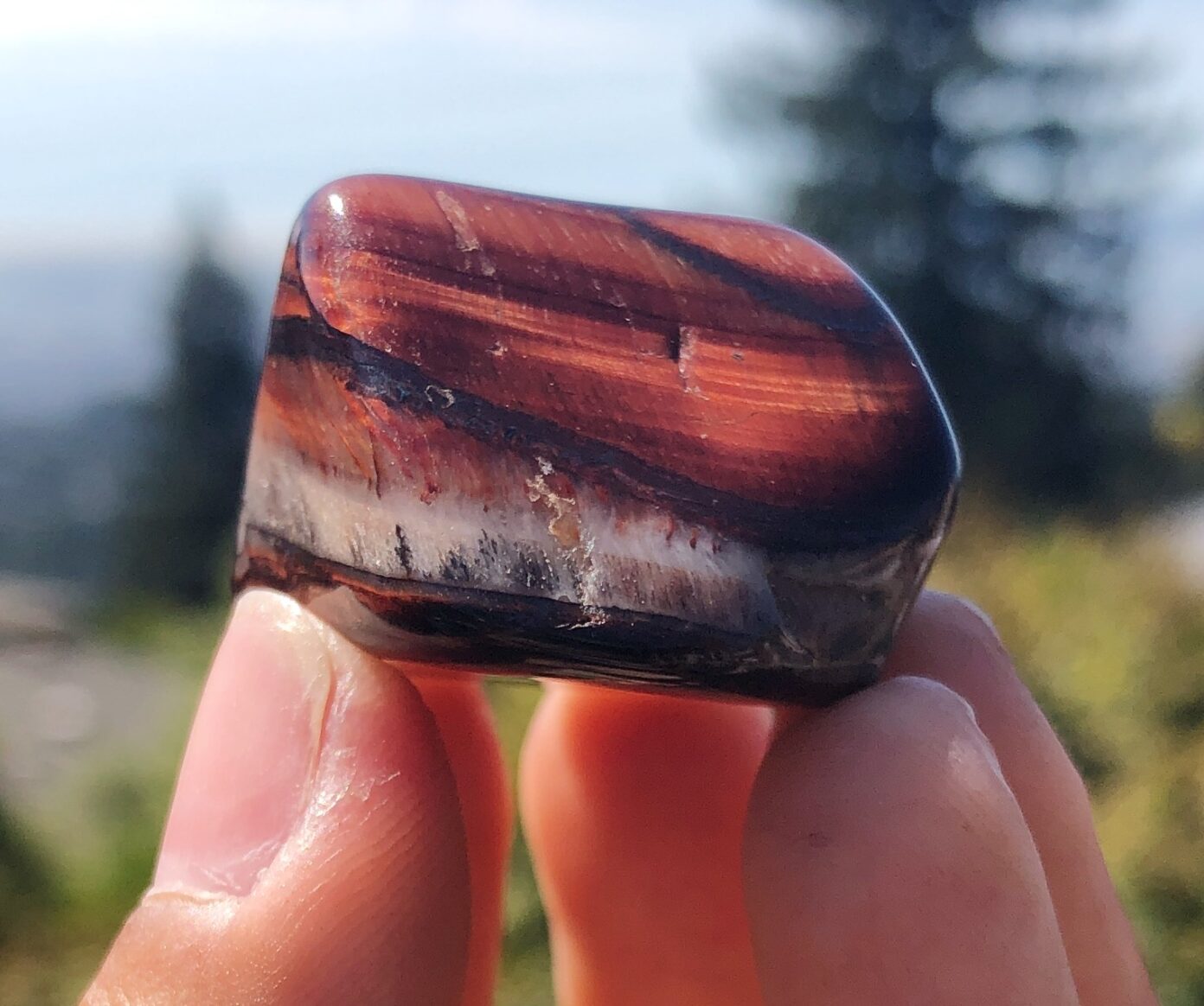 32 Powerful Crystals For Grounding - The "How To" Guide - CrystalStones.com